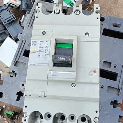 溢价-NSC400K开关320A3p的一台议价