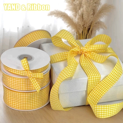 暖黄色格子丝带蛋糕盒装饰