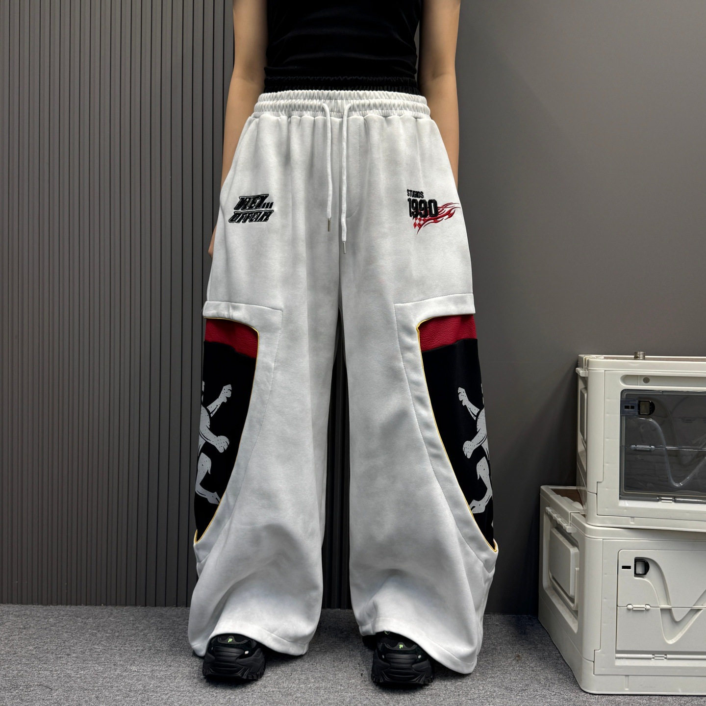 美式灰白色擦脏运动长裤女秋季2026新款慵懒宽松垂感抽绳香蕉卫裤