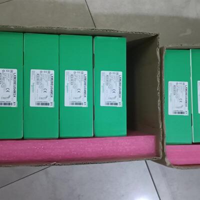 【议价】LXM28EU04M3X  0.4KW全新施耐德伺服驱动器L