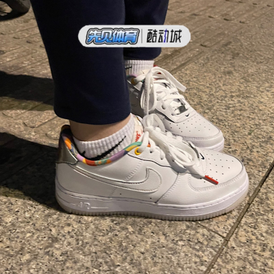 先见体育Nike AF1 Low空军一号耐磨透气低帮板鞋GS白彩FN8912-111