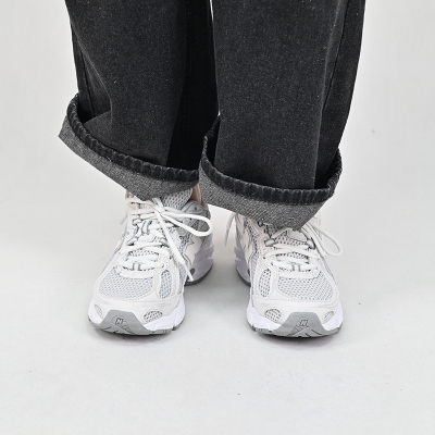 NEWBALANCE复古休闲鞋