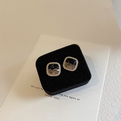法式复古黑色水晶锆石方形耳钉女