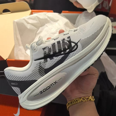 Nike耐克 Vomero 18 绿橙色男回弹缓震泡棉透气跑步鞋HM6803-300