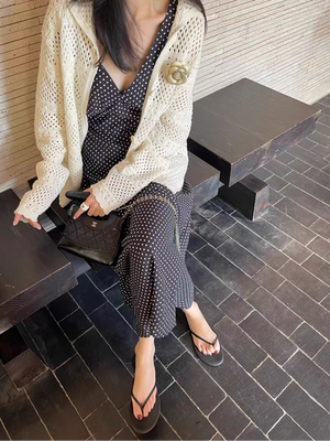 欧洲站小众设计师款2026春夏新款复古气质镂空翻领开衫毛衣针织衫