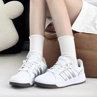 adidas阿迪达斯透气小白鞋