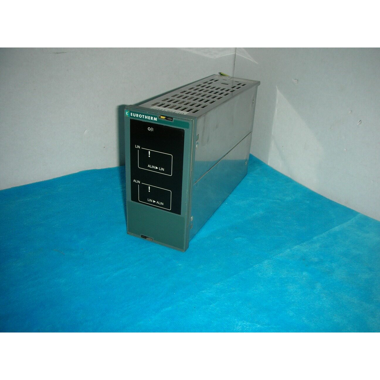 =EUROTHERM   T221/MAINS/-/RLIN/T720/EN/GREEN 询价
