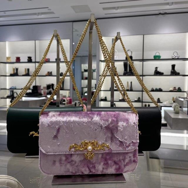 CHARLES&KEITH锁扣翻盖小CK2-70681053巴洛克金属链条单肩小方包_虎窝淘