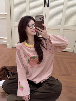 东大门草莓刺绣圆领长袖T恤