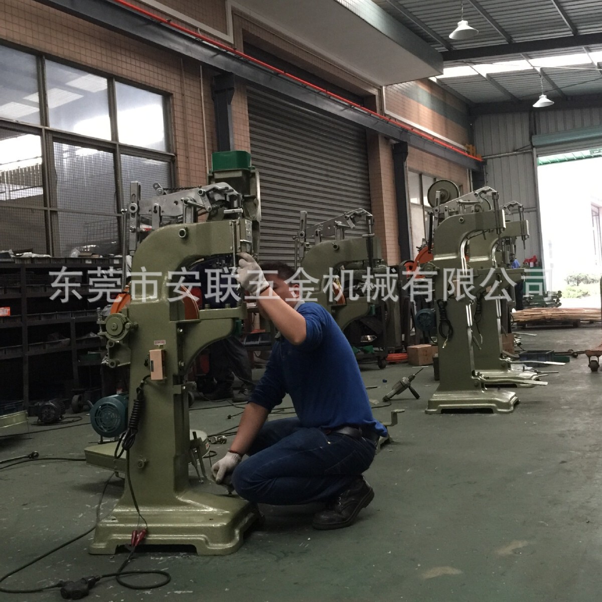 气动铆钉机货架螺母压架气缸驱动双头铆接铆钉机铰链铆机铆钉机
