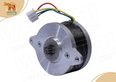 单台36两相步进电机36BYGH218，13N.cm，1.88A 36HS2418CL16