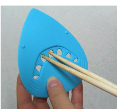 日本aisen鲨鱼型污物刮刮勺 去污清洁刮板 厨房灶台盘子去污刮