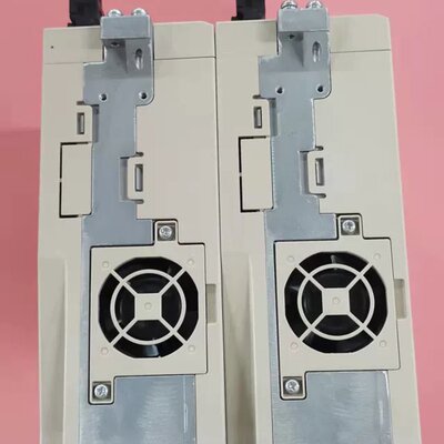 议价拍前：伺SGAD7S-5R5A00002器安川服驱动成色漂亮质保三个