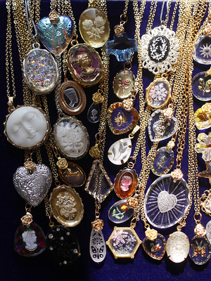 欧美西德玻璃蝴蝶老琉璃吊坠项链