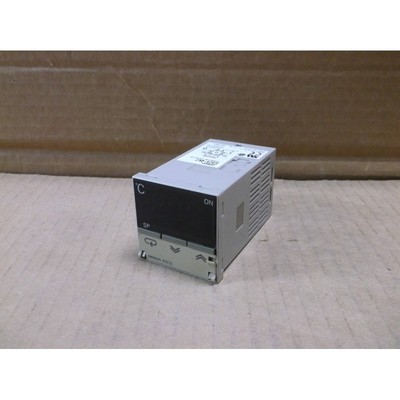 Controlador De Temperatura Digital De Proceso Omron E5CS-QKJ