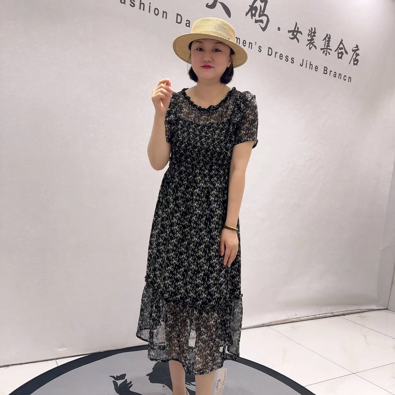 31006女权贵族夏款新品打揽设计显瘦减龄单层连衣裙加大码女装