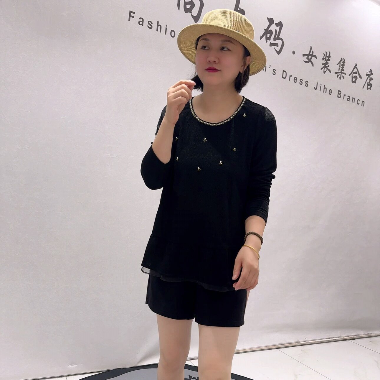 5422芮娜依莲秋款新品醋酸面料重工设计长袖上衣减龄衫加大码女装