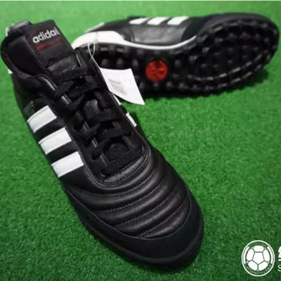 阿迪达斯袋鼠皮碎钉足球鞋