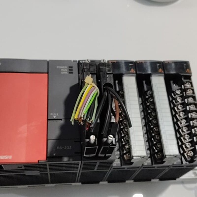 三菱PLC一套，型号Q00JCPU、--议价商品