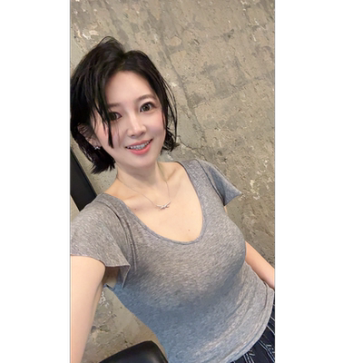 CHENYUNXIN晨锐【半夏纯欲】羊毛修身显瘦短袖V领小飞袖T恤6197