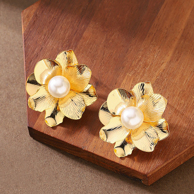 个性金属花朵珍珠耳环甜美气质