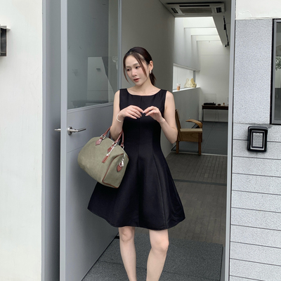 F.THREE三姐妹-新生日约会本命短裙高级感气质无袖收腰显瘦连衣裙