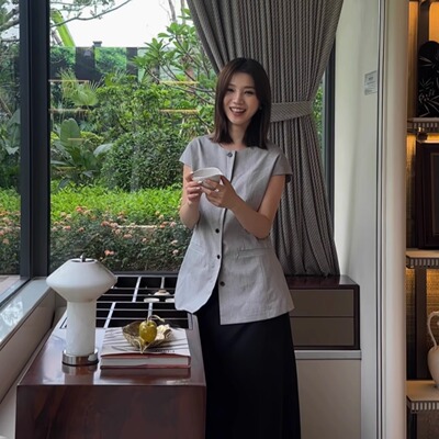 COLINE CONCISE 25SS 马甲夏季显瘦设计款外套上衣X66133