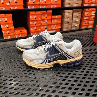 Nike/耐克ZoomVomero5男子新款经典透气运动跑步鞋HF4259-100