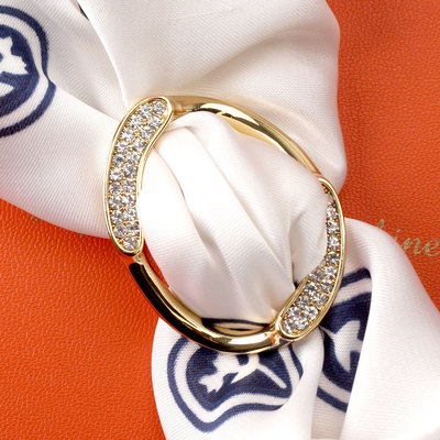 适用于马衔扣方巾打结高级感镶钻高档镀金丝巾扣高档两用固定配饰