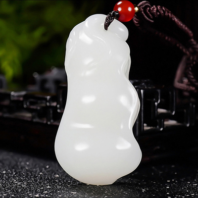 新疆大师张亚龙作品和田玉羊脂白玉福豆挂件29.39克