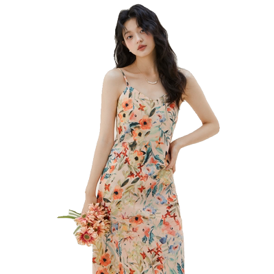 one more2025夏季新款法式吊带碎花裙v领连衣裙女高级感油画裙子