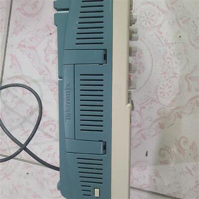 库存全新TDS2014,4通道100MHZ/1G采样,成色如图,需询价