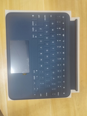 Logitech/罗技Combo Touch for iPad 7代和9代 键盘底座