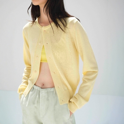 AURALEE圆领羊绒硬捻针织开衫