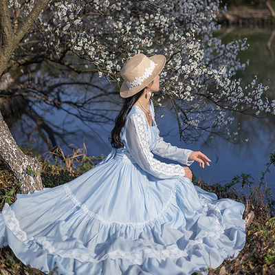 蓝色复古大裙摆连衣裙