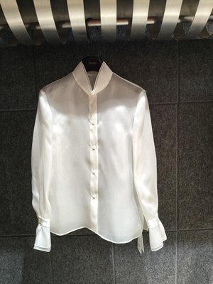 无现货【官方授权】LA MAISON JADE玉琼白色v领衬衫