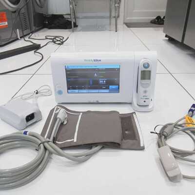 WELCH ALLYN 75CE CONNEX SPOT TOUCHSCREEN PATIENT NIBP SPO2 V
