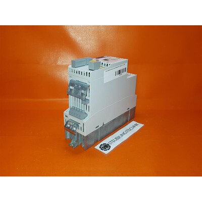 Lenze E84AVSCE3714SX0 / SW 05.01 / 0,37kW / 8400 StateLine C