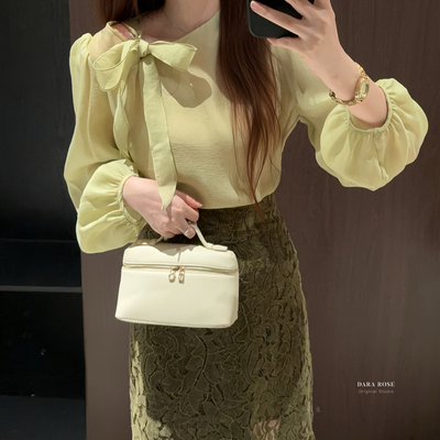 DARA ROSE-显白独特设计款订染质感秋绿色蝴蝶结系带小衫QK9818