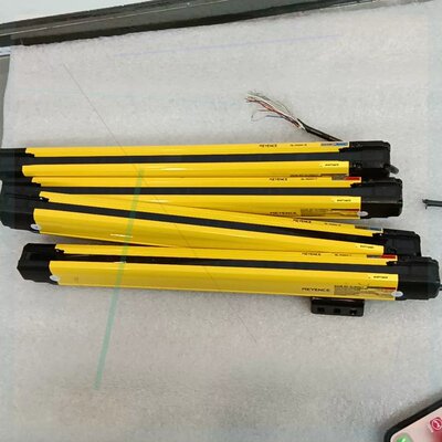 议价基恩士安全光栅GL-R20H，型号R和T，成色轻使用痕迹.
