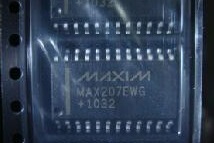 MAX207CWG MAX207EWG  MAX207CAG MAX207EAG RS-232全新进口