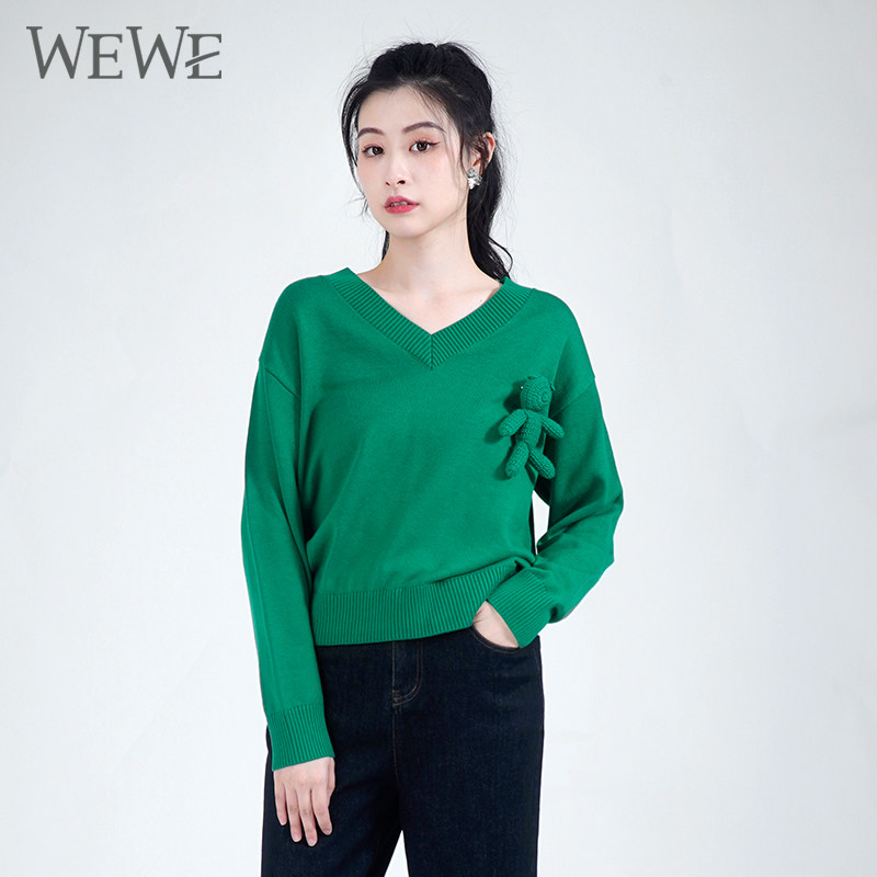 WEWE唯唯秋季新品女装V领简约商场同款休闲毛衣可爱小熊减龄