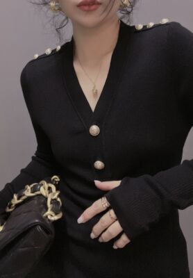 衣唯硕秋冬V领针织打底衫上衣女