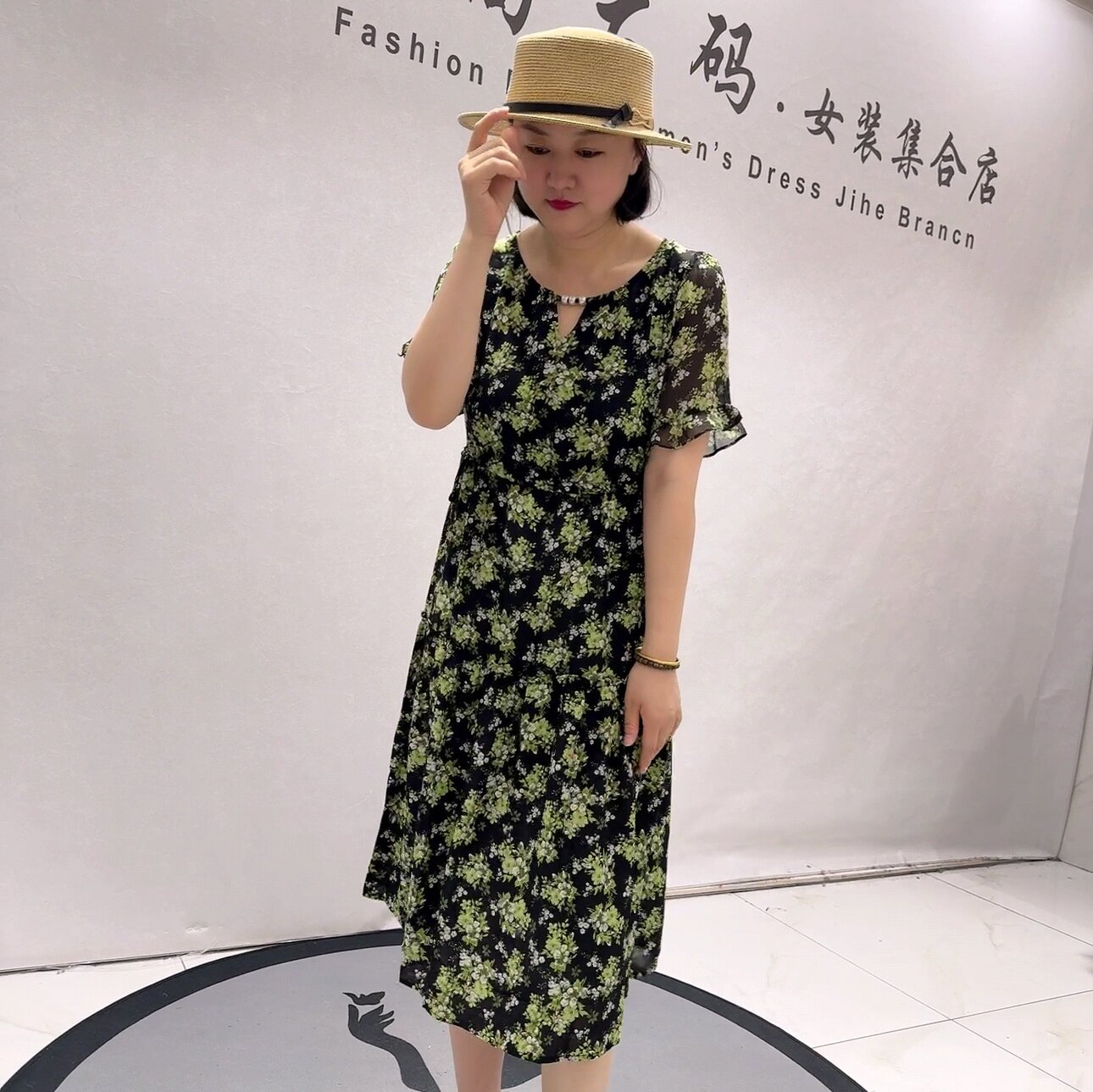 31185女权贵族夏款新品两侧可抽绳遮肉显瘦花色连衣裙加大码女装