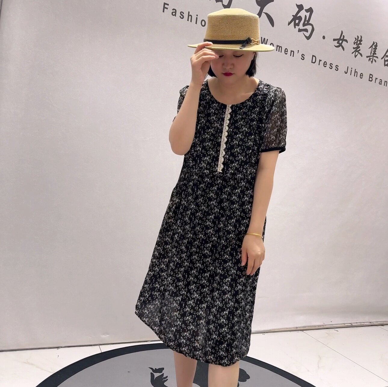 5363芮娜依莲夏款新品两侧带兜遮肉显瘦休闲减龄连衣裙加大码女装