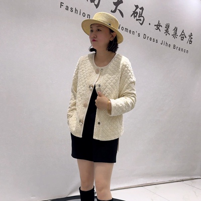 8073女权贵族秋冬新品高级感带亮片丝绒棉服棉衣外套加大码女装