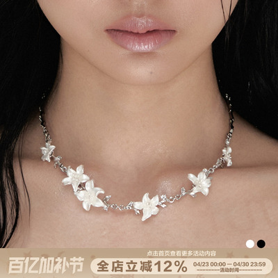 纯白樱花项链小众设计黑白锁骨链