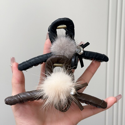 东大门秋冬狐狸毛球蝴蝶结鲨鱼夹