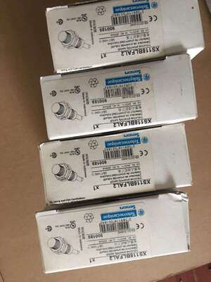 XS118BLFAL2施耐德有1个