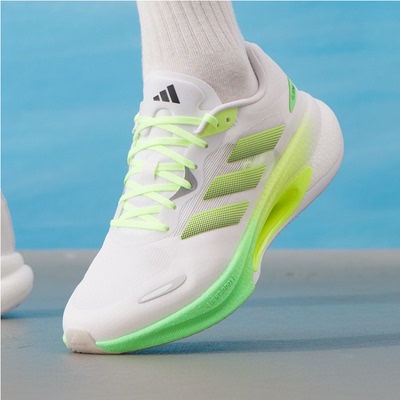 adidas女透湿排汗缓震回弹跑步鞋